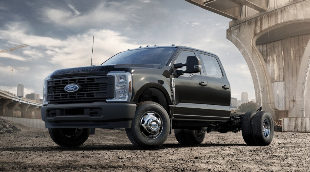 Custom Ford CHASSIS CAB | Build and price Ford Pick up